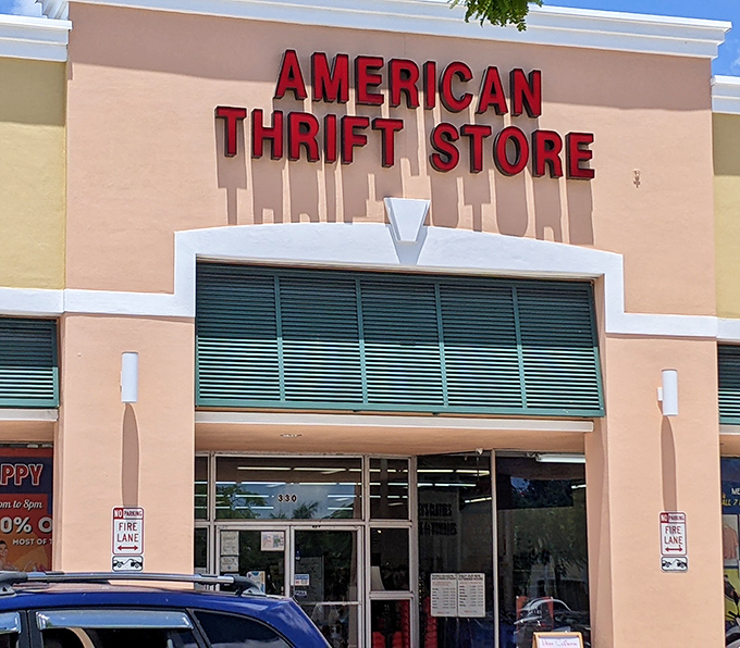 The full fa&ccedil;ade view reveals American Thrift's impressive size. That's a lot of square footage dedicated to amazing deals!