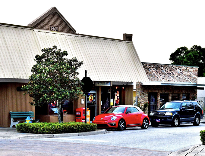 Cheeser's Palace glows with the kind of warmth that draws neighbors together over perfectly melted comfort food classics.