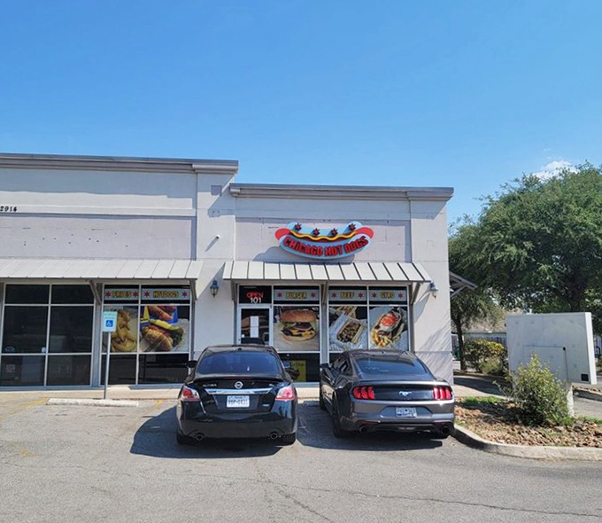 That smiling hot dog sign promises&mdash;and delivers&mdash;a taste of Chicago that'll have you forgetting you're deep in the heart of Texas.