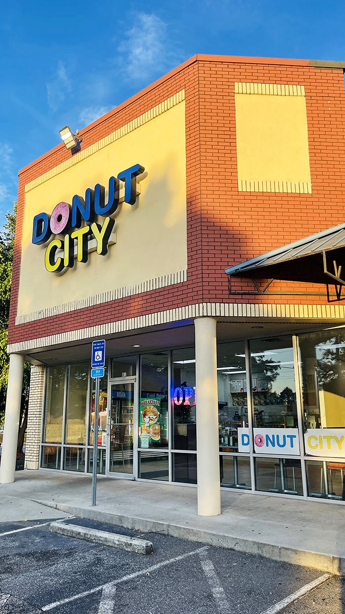 Those cheerful colors promise the kind of joy that makes Monday mornings feel like Saturday.