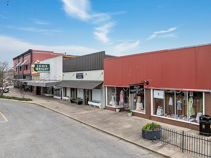 Eunice neighborhoods offer peace, quiet, and prices that let you sleep soundly every night.