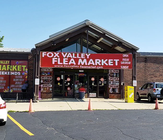 Small-town hospitality meets big-time bargains in this welcoming indoor market that feels like home.