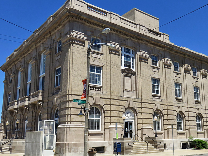 This Freeport landmark stands with the confidence of a building that knows it's photogenic from every angle&mdash;the architectural equivalent of Paul Newman.