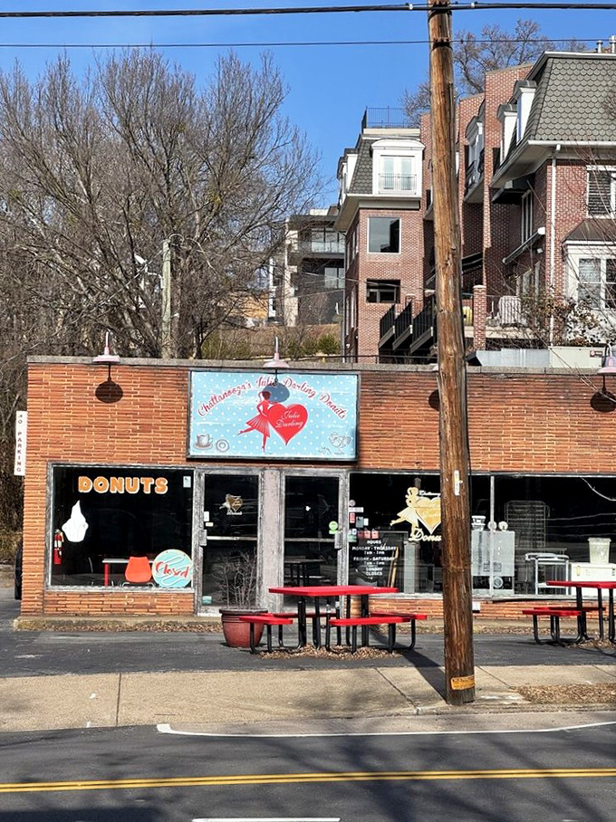Sidewalk seating for scenic donut dining - because great treats deserve great views in Tennessee.
