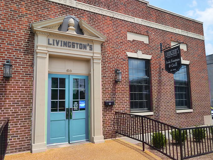 Classic architecture like this makes you slow down and savor both the atmosphere and dessert.