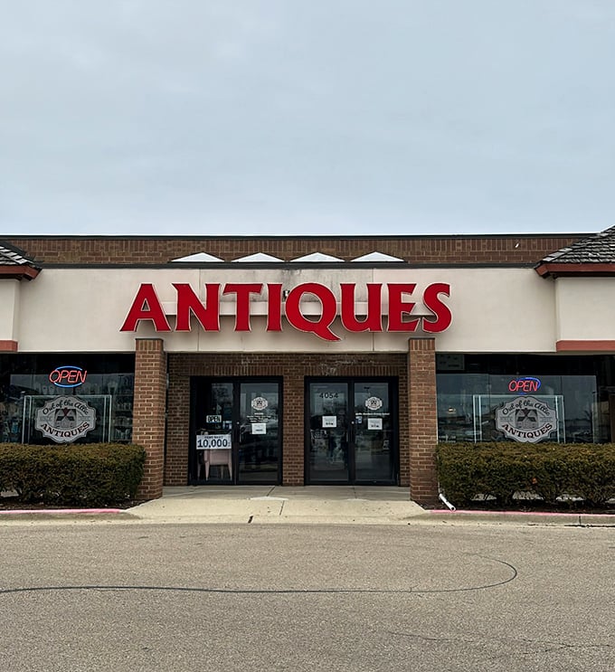 Suburban antique hunting gets an upgrade in this spacious mall where treasures wait around every corner.