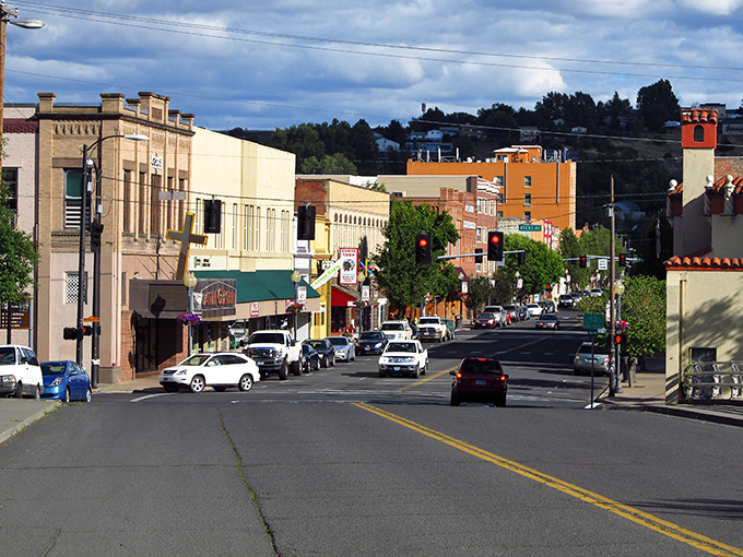 Pendleton's wide streets and historic buildings create an atmosphere where the Wild West meets modern comfort in perfect harmony.