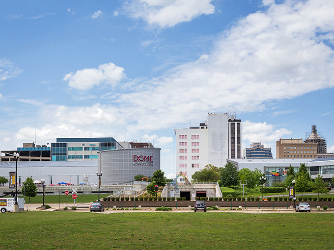 Downtown Peoria's streets invite exploration with their mix of historic architecture and modern businesses&mdash;no GPS required to navigate.