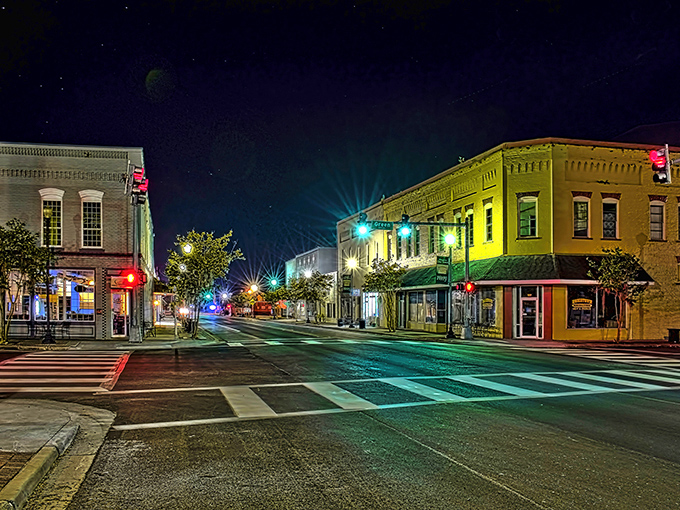 After dark, Quincy transforms into a Norman Rockwell painting lit by streetlamps and filled with small-town magic.