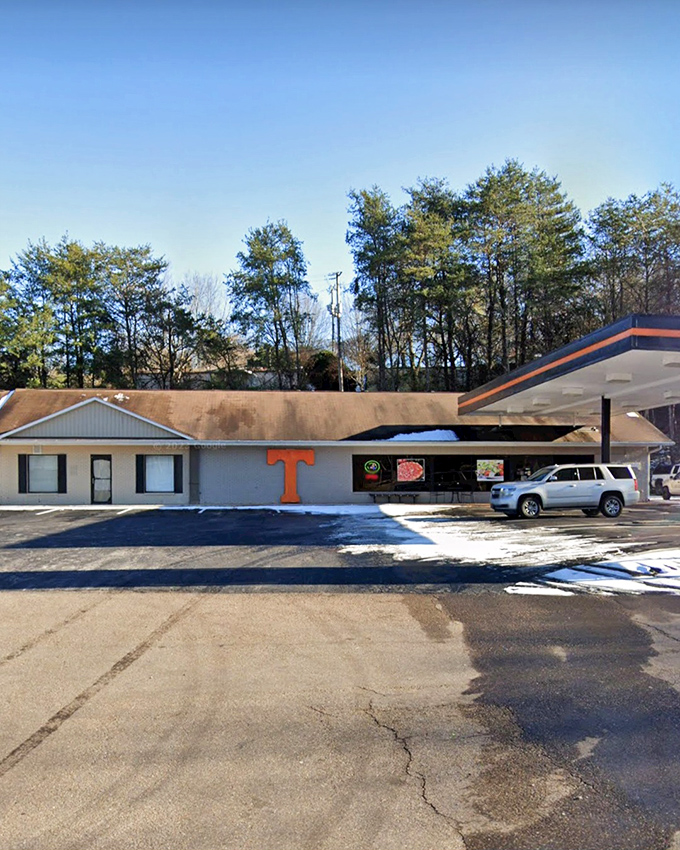 Tennessee Pizza Company's humble exterior hides flavor treasures within. Sometimes the best pizza comes from unexpected places.