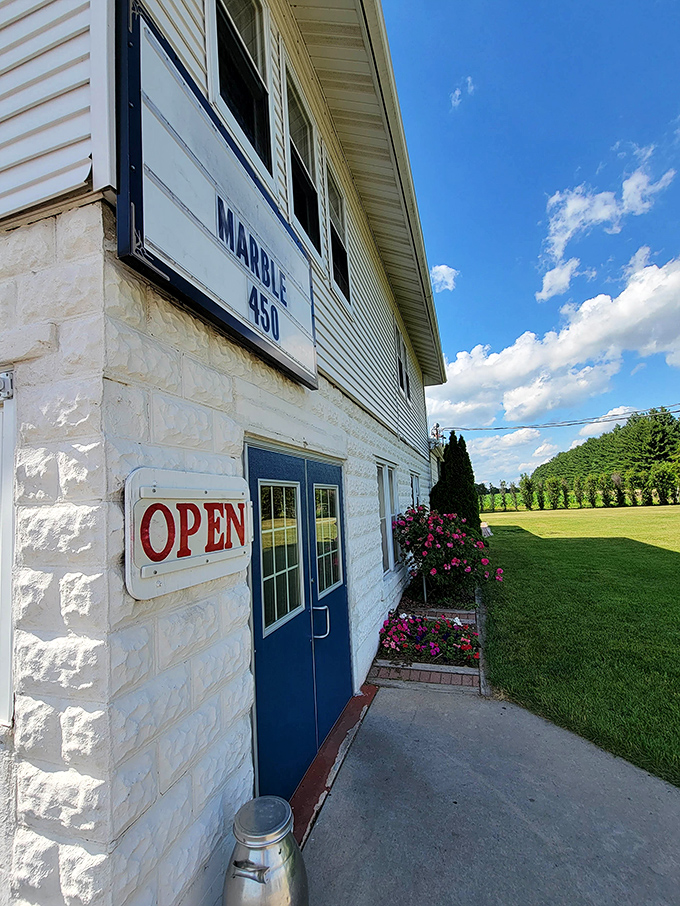 Union Star's classic American charm reminds us that the best things come in simple packages.