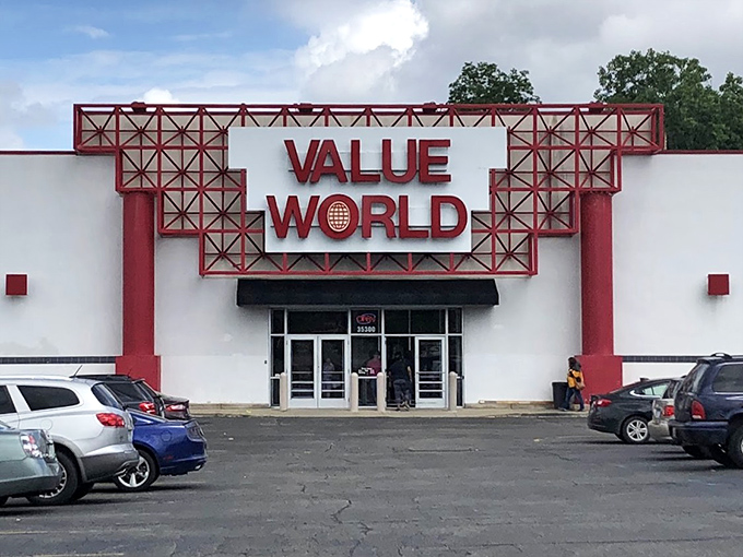 When a thrift store needs this much parking space, you know serious treasure hunting awaits.