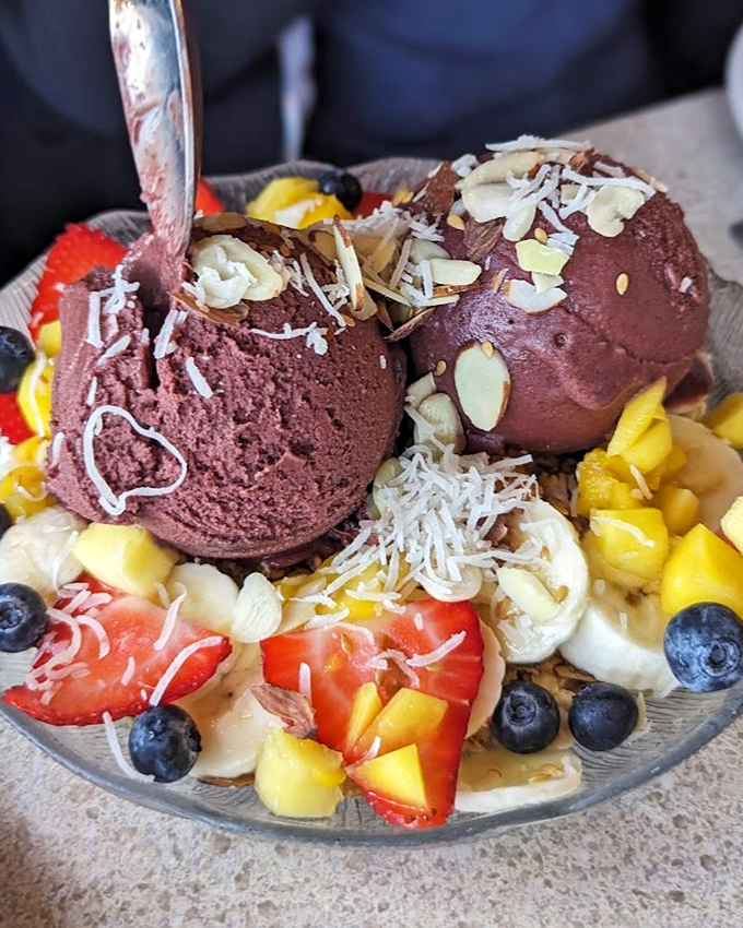 Even in comfort food paradise, California makes an appearance with this gorgeous acai bowl. Beach town breakfast that's both virtuous and indulgent.