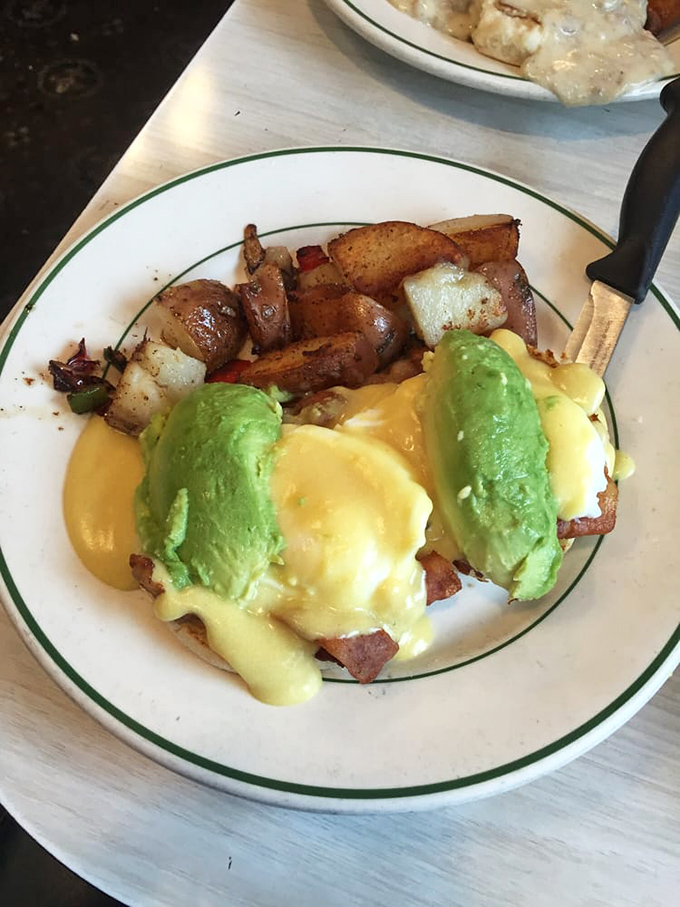 The California Benedict with avocado—proof that sometimes even classics deserve a West Coast upgrade.