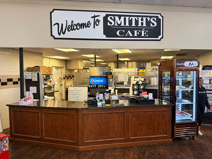 Smith's Caf&eacute; offers a perfect refueling station when treasure hunting depletes your energy&mdash;because serious shopping requires serious sustenance.