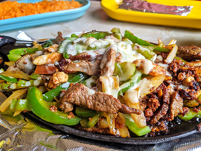 Sizzling fajitas that announce their arrival before you see them &ndash; a theatrical performance where you get to eat the cast afterward.