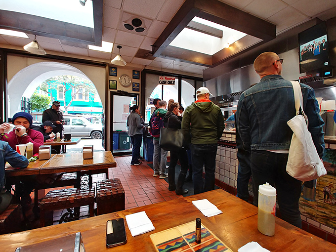 The line forms to the right, and everyone's thinking the same thing: "Worth it." Democracy in action&mdash;everyone equal in pursuit of deliciousness.