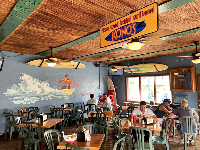 Bamboo ceilings, surfboards, and happy diners&mdash;the natural habitat of breakfast enthusiasts in their element. Notice nobody's looking at their phones?