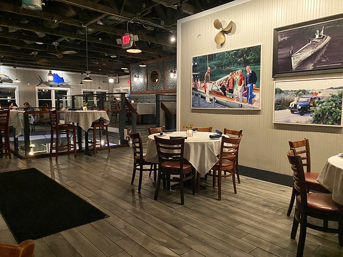 The dining room manages that rare feat of being both elegant and comfortable&mdash;like wearing your favorite shirt with a sport coat.