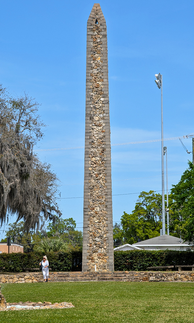This impressive stone obelisk stands as a monument to the park's New Deal heritage. Washington Monument's Florida cousin has a rockier complexion.