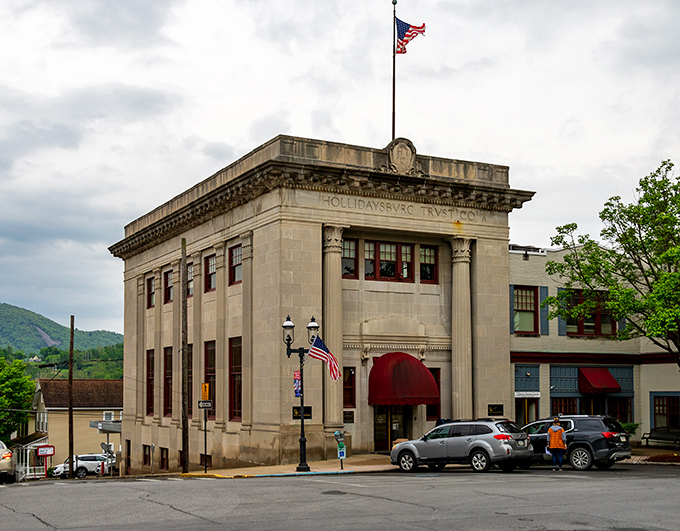 Hollidaysburg Trust Co. building looks like it should be on currency&mdash;which is fitting for a former bank. Those columns weren't just decorative; they were statements of permanence.