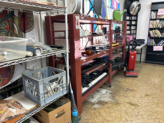 Musical instruments, vacuum cleaners, and mysterious gadgets coexist in beautiful chaos&mdash;like a garage sale curated by Salvador Dal&iacute;.