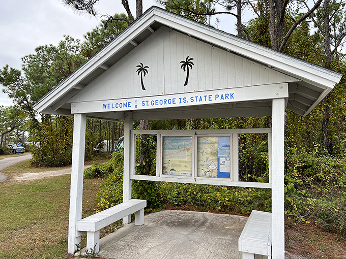 "Welcome to Paradise" doesn't need to be spelled out on this charming information kiosk&mdash;the surroundings speak for themselves.