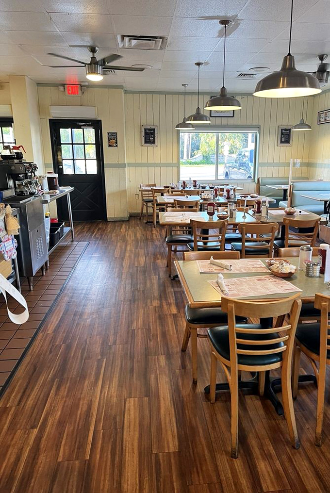 No designer lighting or Instagram-ready decor here&mdash;just a clean, welcoming space where the food does the talking.