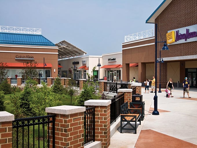 Calvin Klein and Neiman Marcus anchor this picturesque corner where landscaping and luxury retail create the perfect Pennsylvania shopping oasis. Those red awnings practically wink at passersby. 