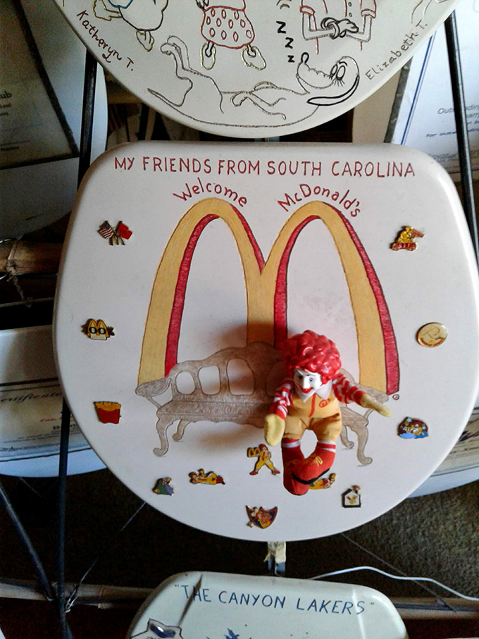 Golden arches on a toilet seat? This McDonald's tribute gives new meaning to "I'm lovin' it."