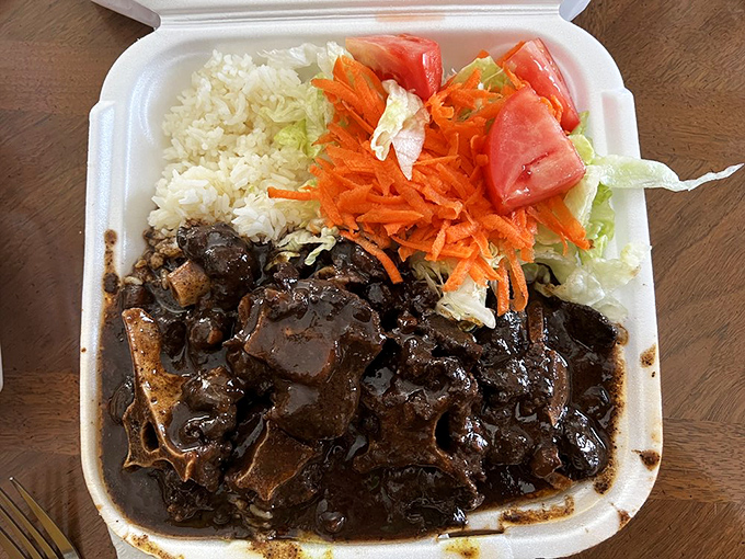 When oxtail stew meets fresh salad, it's like the perfect blind date&mdash;opposites attract in this container of comfort and crunch.