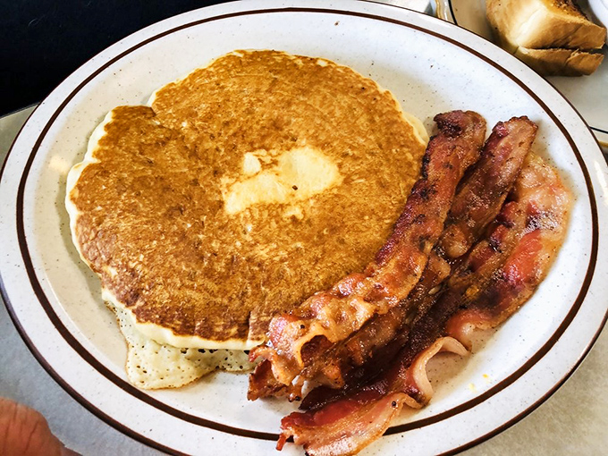 The golden ratio: one perfectly bronzed pancake to three strips of bacon&mdash;mathematics you can actually use in real life.