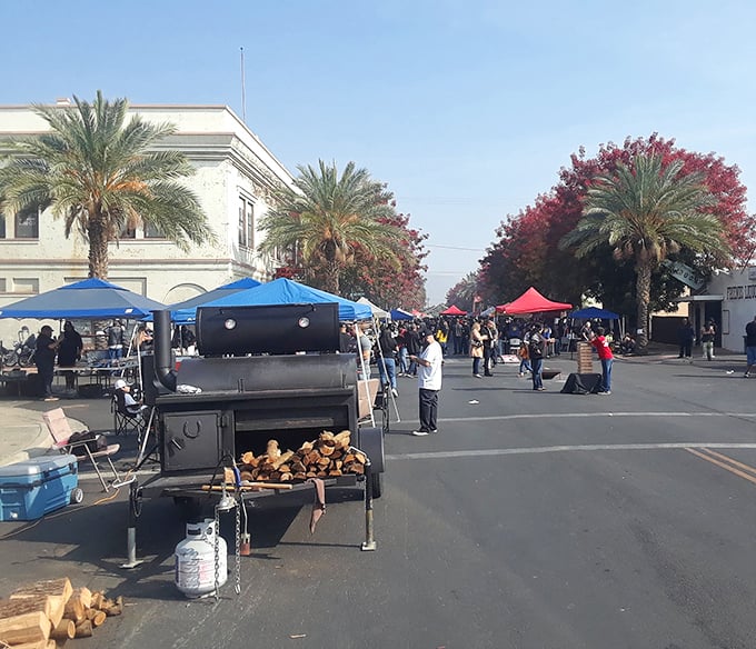 Community markets bring Lindsay residents together over food and conversation &ndash; the original social network, no password required.