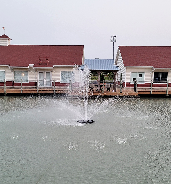 A dancing fountain adds movement to the marina's calm waters, hypnotizing shoppers into that perfect "I deserve to treat myself" mindset.