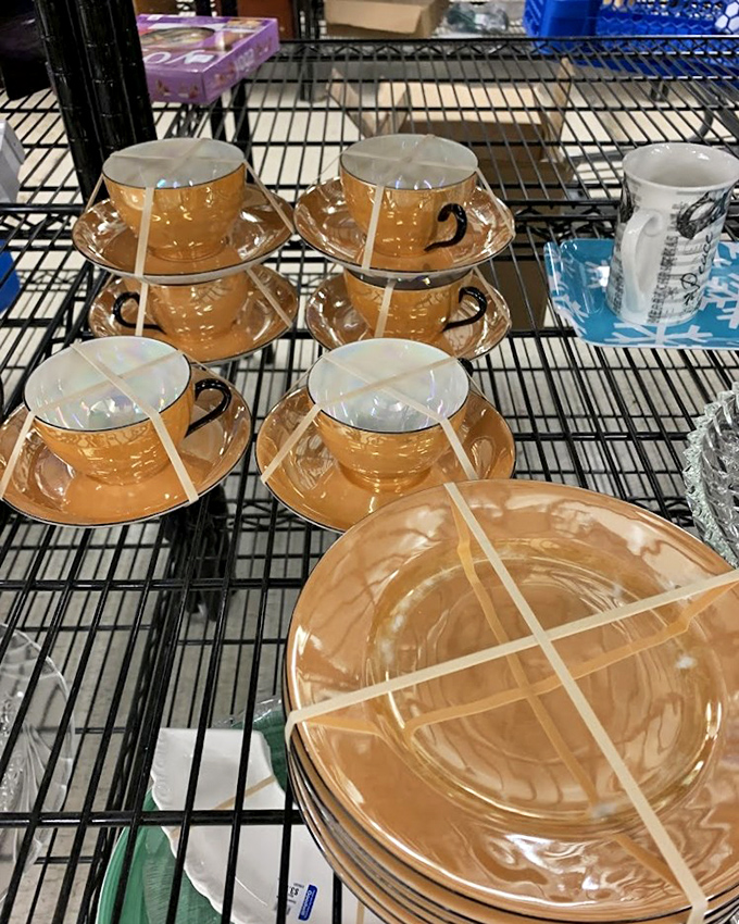 Tea time elegance without the Bridgerton budget. These amber cups have hosted countless conversations and are ready for your gossip sessions.