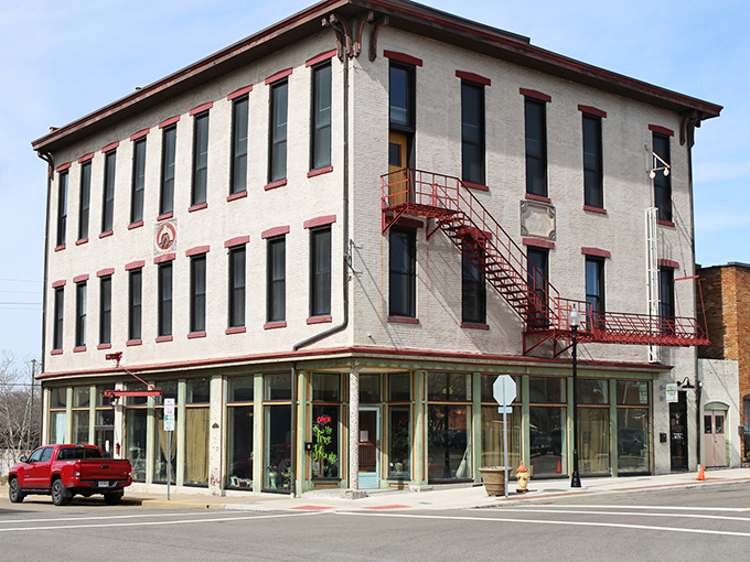 Corner buildings with character make downtown Zanesville feel like a movie set&mdash;except the coffee and conversations happening inside are deliciously real.
