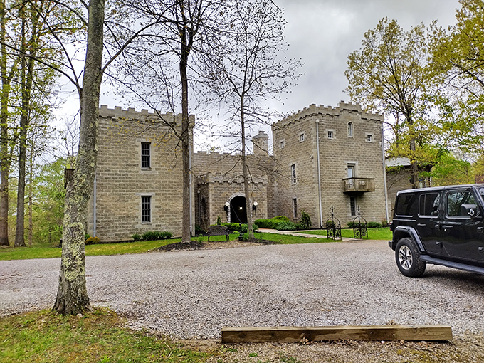 Even modern chariots (aka cars) look slightly out of place beside this medieval masterpiece, creating a charming time-warp in the Ohio countryside.