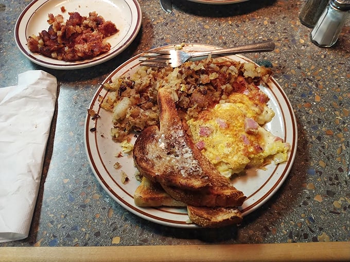 Breakfast that means business. This corned beef hash with eggs would fuel a lumberjack through noon. 