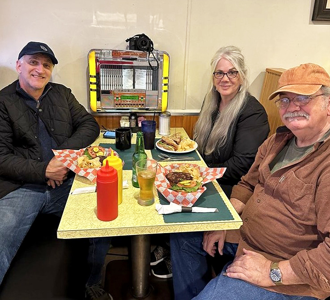 Good food brings people together, and Southern Kitchen's tables have hosted countless family meals, road trip stops, and local gatherings over the decades.