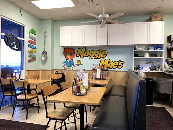Mint walls, wooden wainscoting, and that cartoon mascot watching over your meal&mdash;it's like dining in your favorite aunt's kitchen, if she could feed an army.