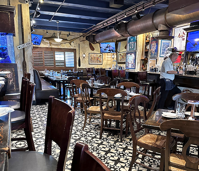 The dining room feels like it was decorated by a fisherman with excellent taste. Nautical meets natural in this cozy indoor space.