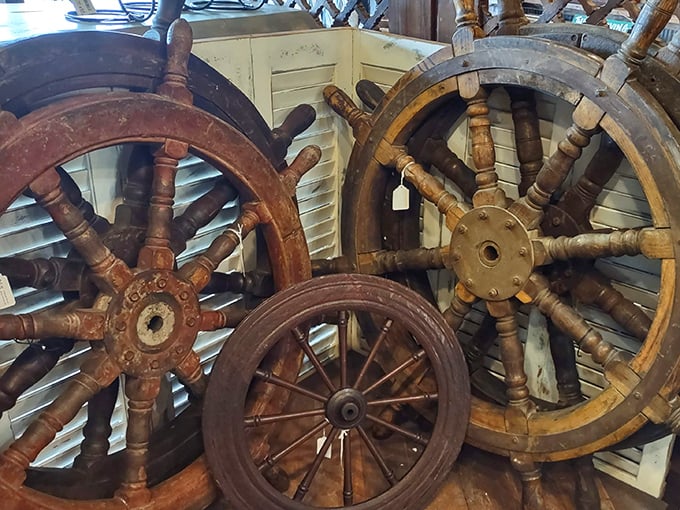 Ship wheels that once navigated Florida's waters now steer treasure hunters toward their next great home discovery.