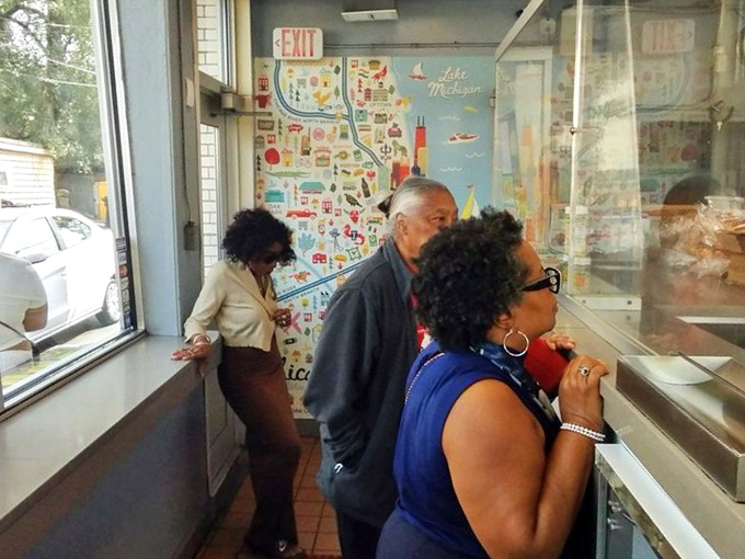 The Chicago map on the wall reminds you where you are, but your nose already knew&mdash;this is the epicenter of South Side barbecue culture.