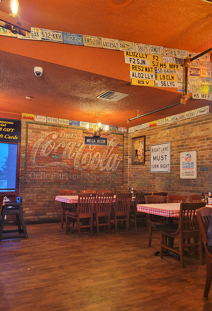 License plates from across America line the walls and ceiling&mdash;proof that good taste in roadhouse d&eacute;cor, like good taste in steak, knows no boundaries.
