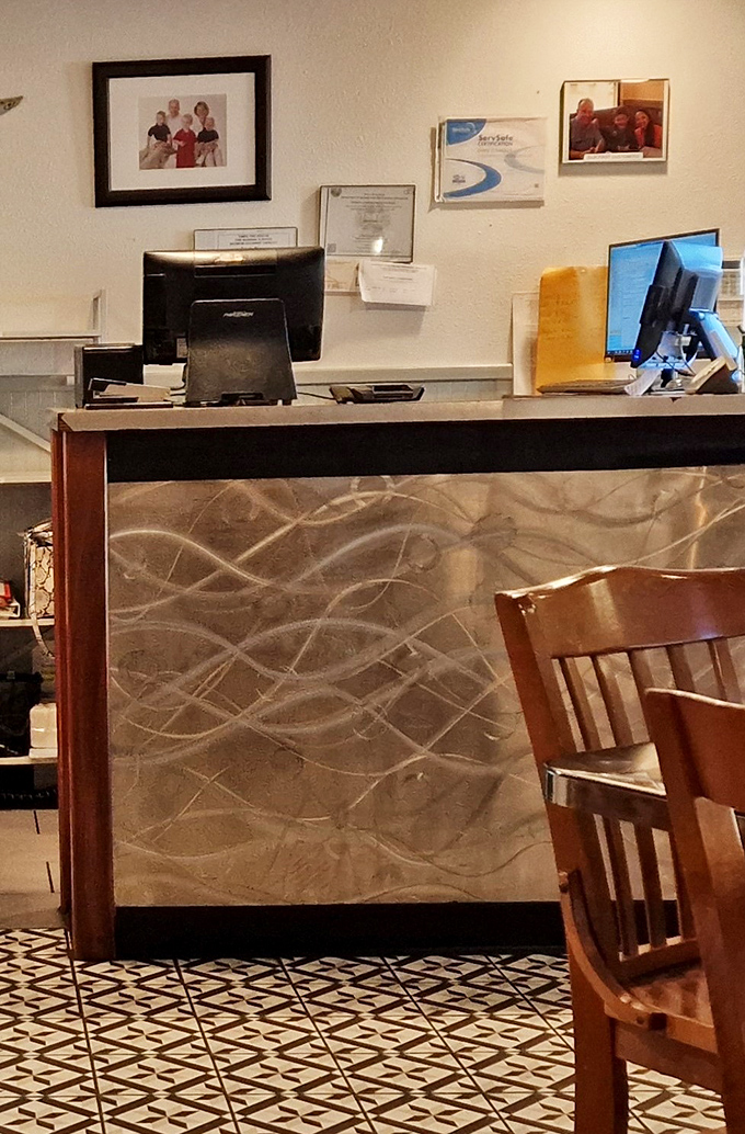 Where diner magic happens&mdash;the counter where orders transform into plates of joy. That textured front panel adds a touch of retro charm.