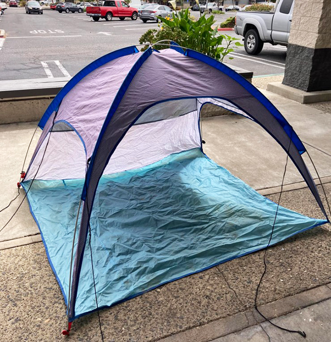 Beach day spontaneity made easy! This pop-up tent proves you're never too old or too dignified for an impromptu seaside nap.