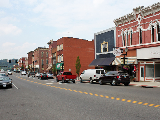 This inviting downtown strip offers more affordable delights than a clearance sale at your favorite department store.
