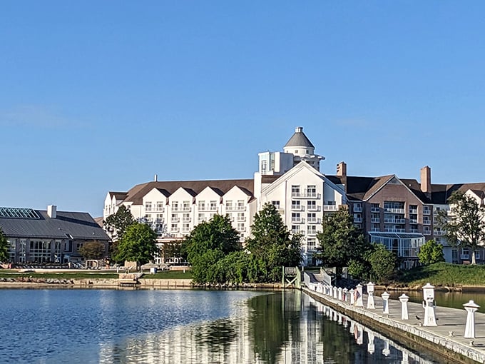 Cambridge&rsquo;s waterfront resort living&mdash;scenic views and peaceful strolls, without the sky-high price tag.
