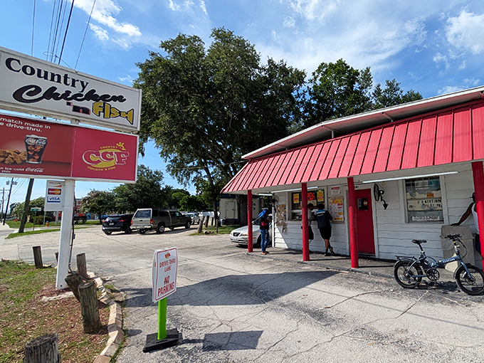 Classic red roof signals traditional Southern comfort food done exactly the way it should be.