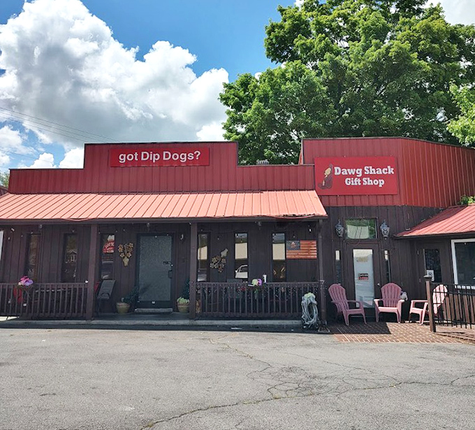 Highway treasure with a red roof that calls to road trippers like a siren song of saucy satisfaction.